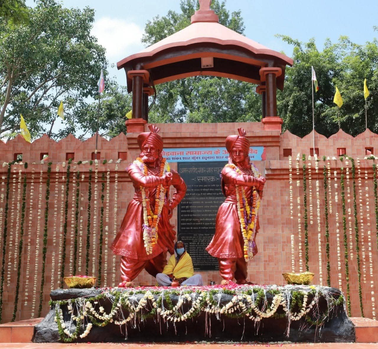 The War Bonnet: A Sacred Symbol of Native American Honor and Heritage ...